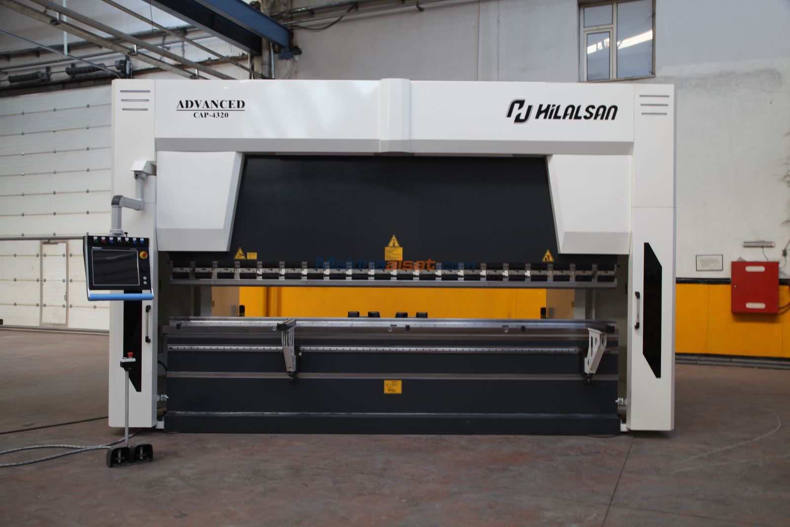 Satılık ikinci el 4 METRE 320 TON ATF ARKA DAYAMALI CNC HİDROLİK ABKANT ...