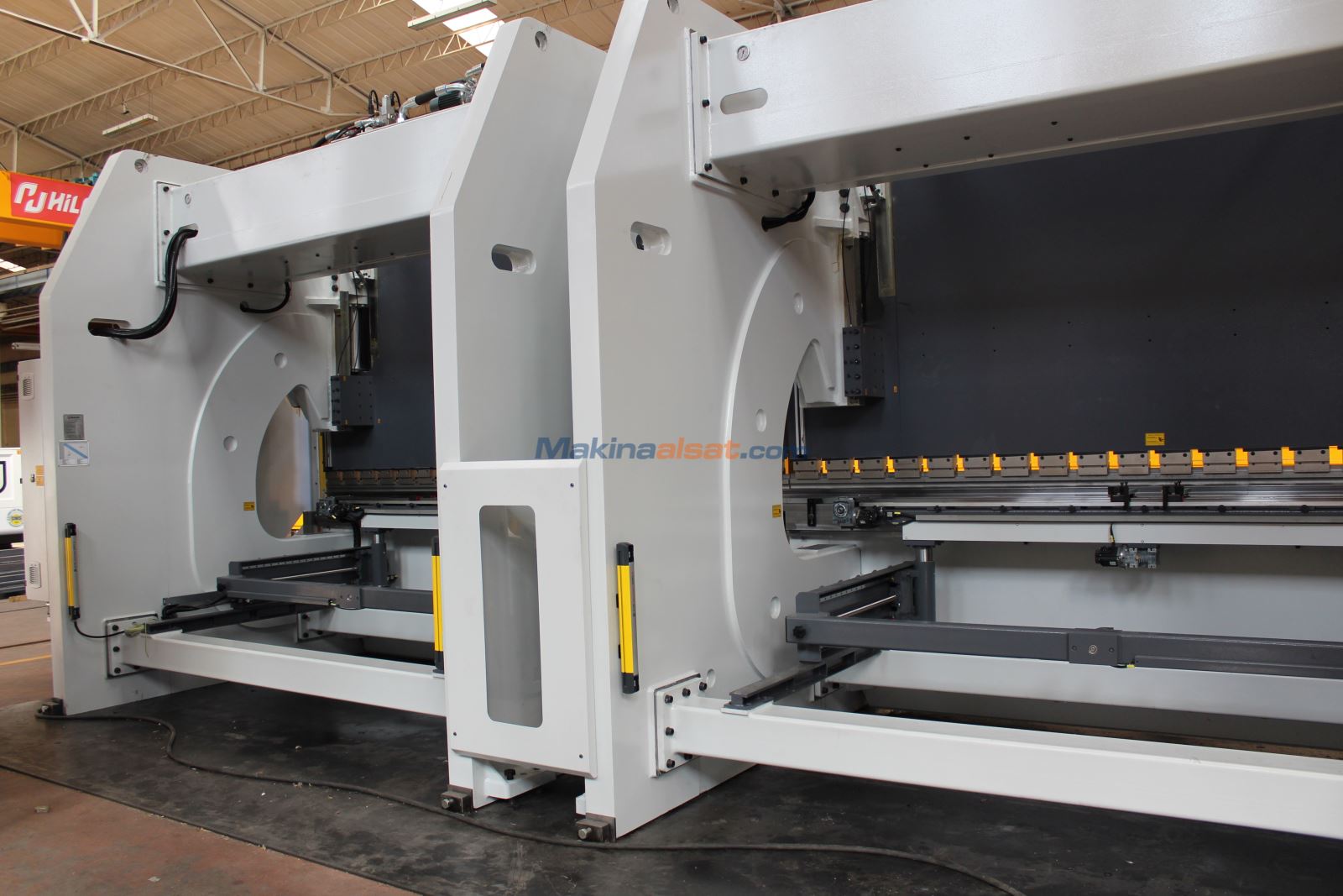 Satılık ikinci el HİLALSAN 8 METRE 800 TON CNC TANDEM ABKANT PRES ...