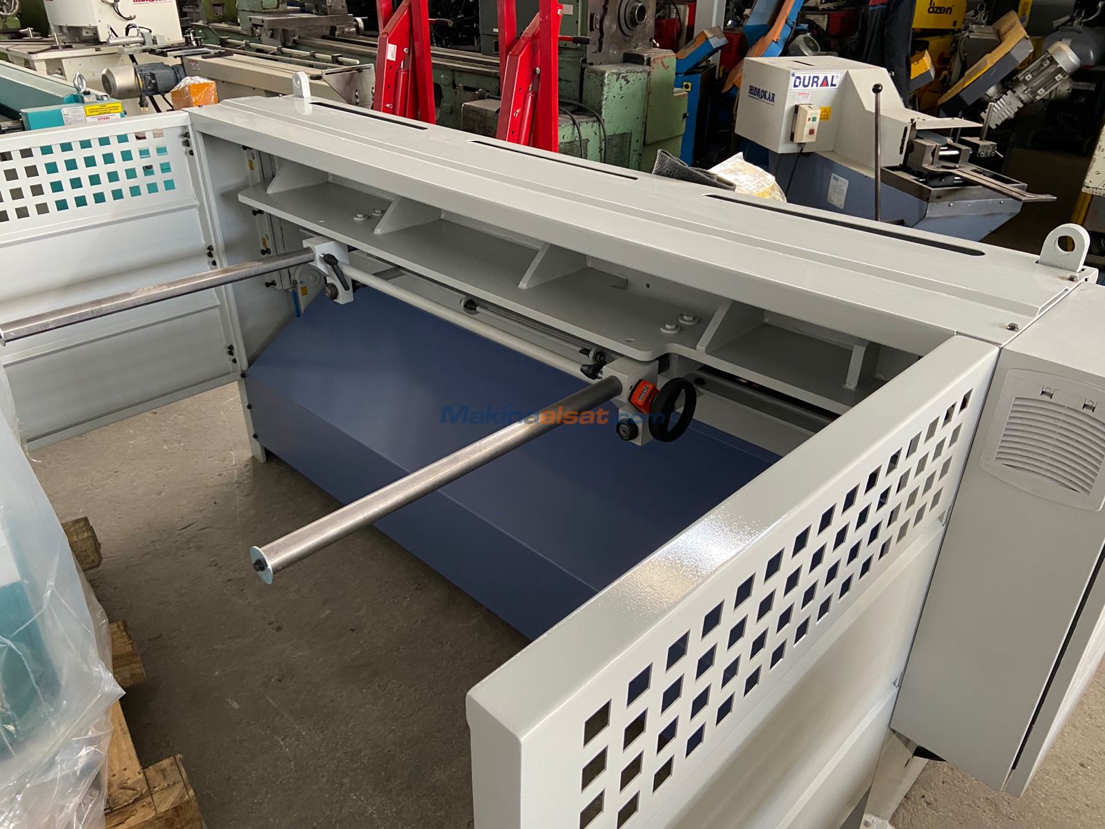 SAYMAK SRGM-H 2060x3MM REDİKTÖRLÜ GİYOTİN MAKAS Used Mechanical ...