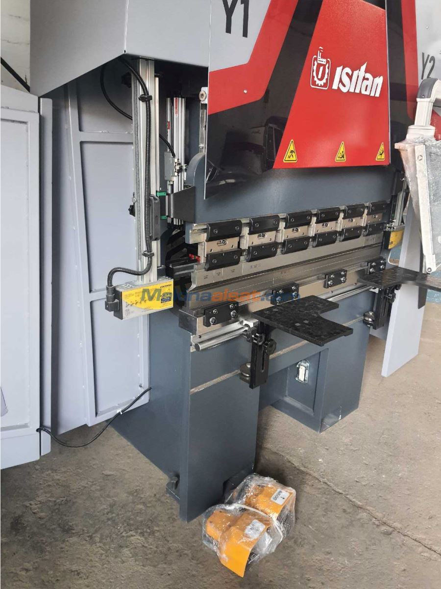 Isıtan 1250 mm 40 Ton 4 Eksen Cnc Abkant Pres Used Press Brakes machine ...