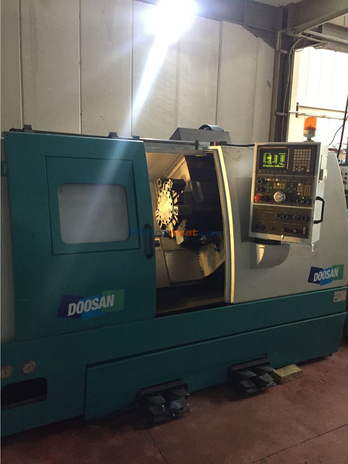 Satılık ikinci el Doosan 10 inç C Eksenli CNC Torna CNC Torna makinesi