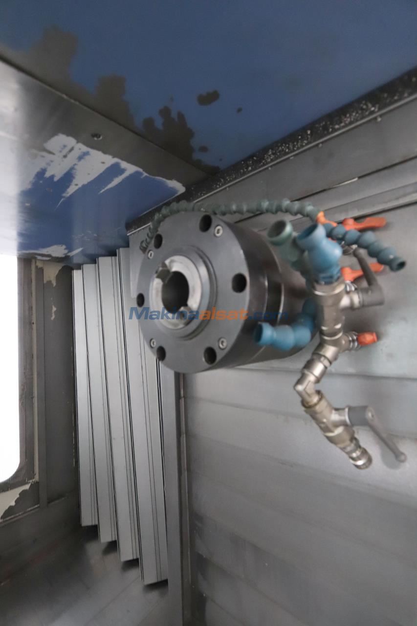Satılık ikinci el KIRA KN- 40Hb CNC Yatay işlem CNC Yatay işlem makinesi