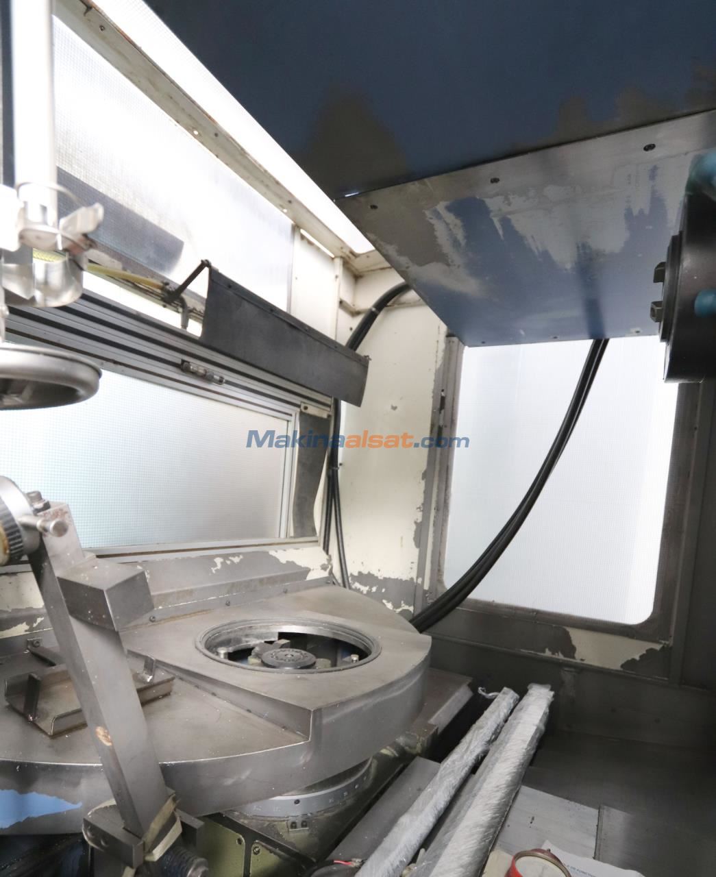 Satılık ikinci el KIRA KN- 40Hb CNC Yatay işlem CNC Yatay işlem makinesi