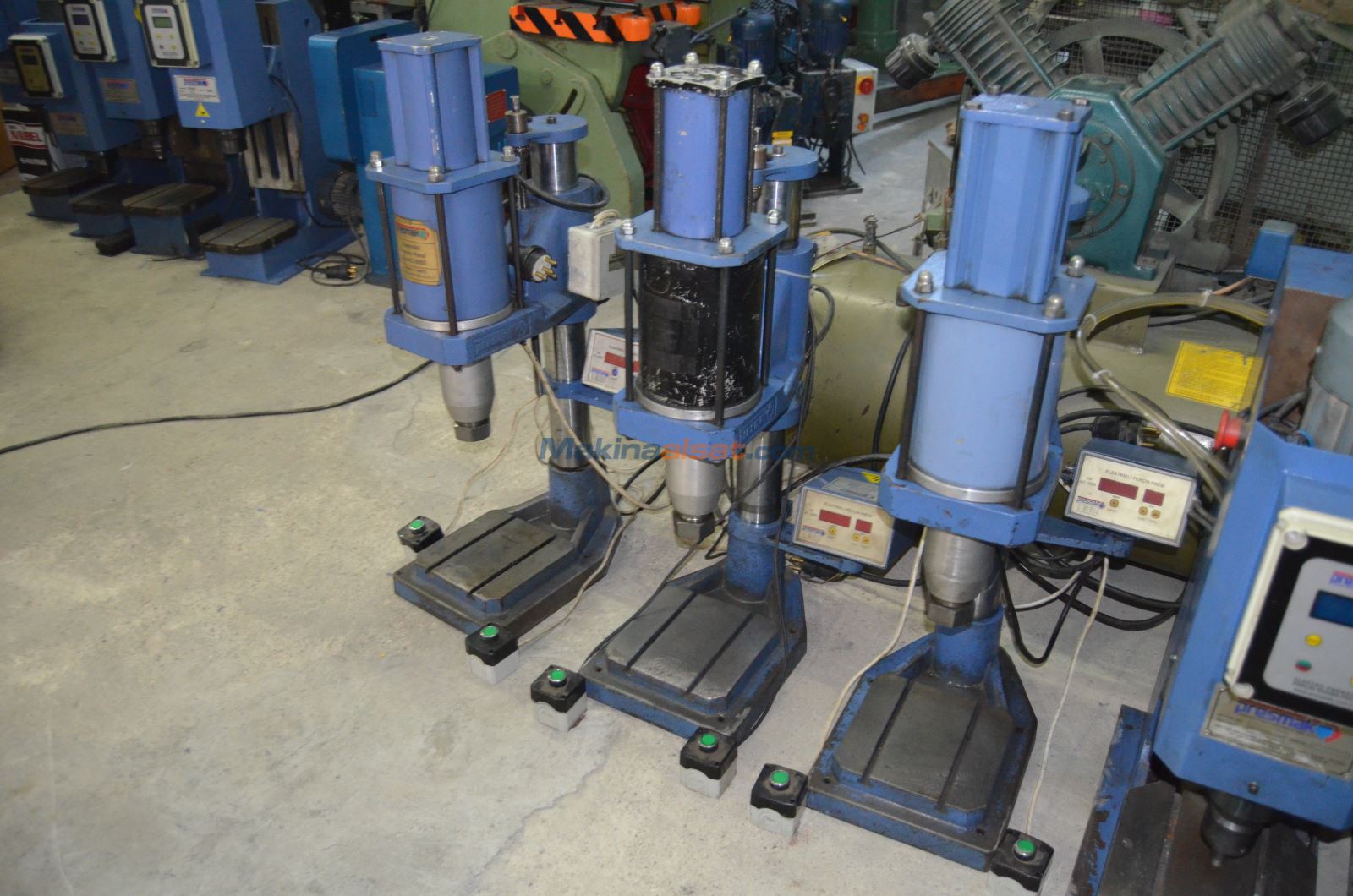 Satılık ikinci el AC6000 ELEKTRİKLİ PERÇİN PRESİ Perçin Makinası makinesi