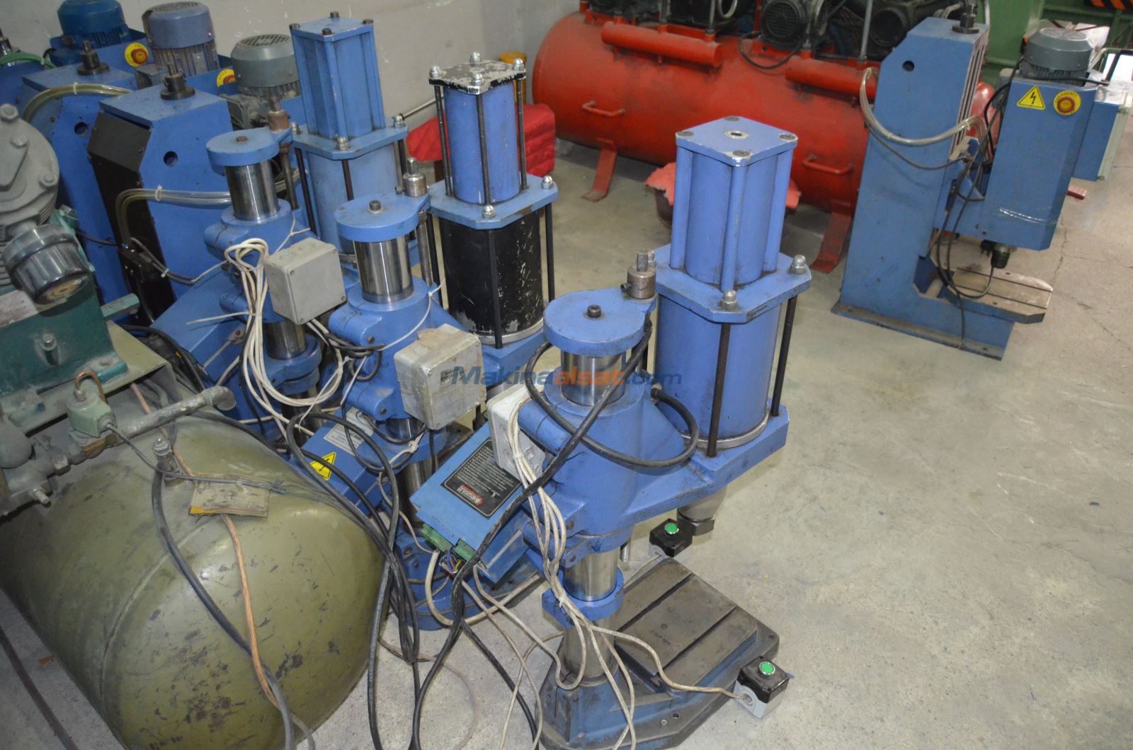 Satılık ikinci el AC6000 ELEKTRİKLİ PERÇİN PRESİ Perçin Makinası makinesi