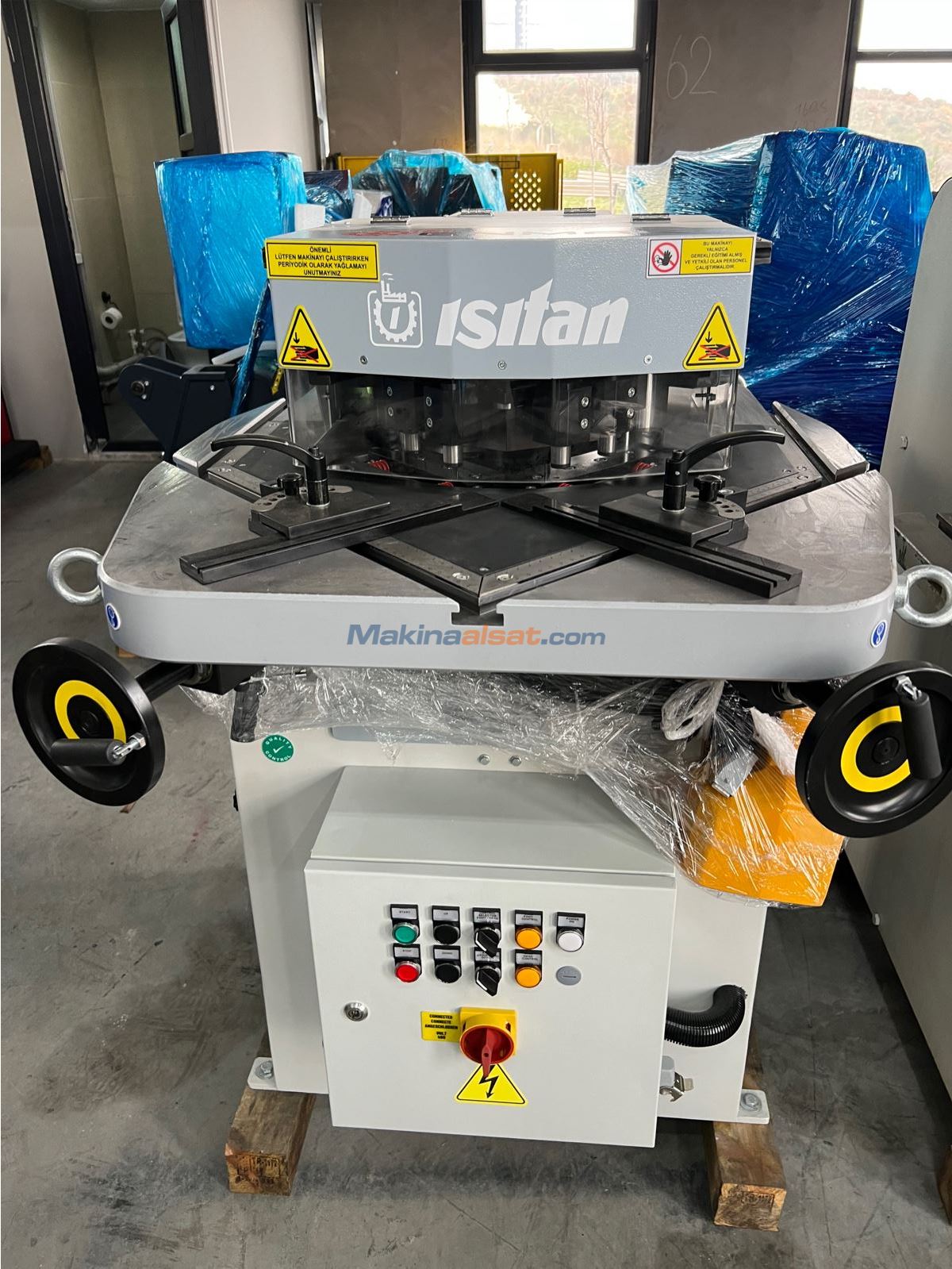 ISITAN MARKA 6 MM KÖŞE KESME Used Corner Notcher machine for sale