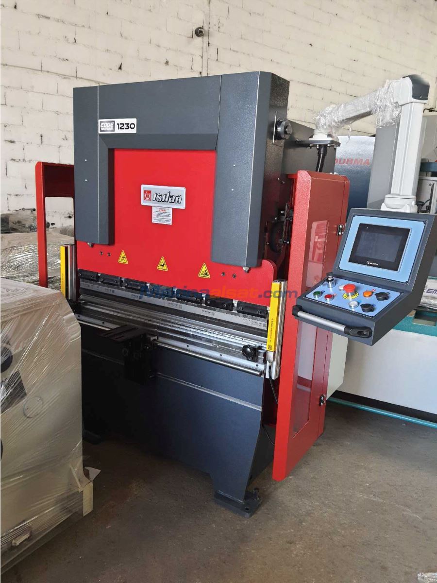 Satılık ikinci el 1250 mm x 30 Ton NC Kontrollü Abkant Pres Abkant Pres ...