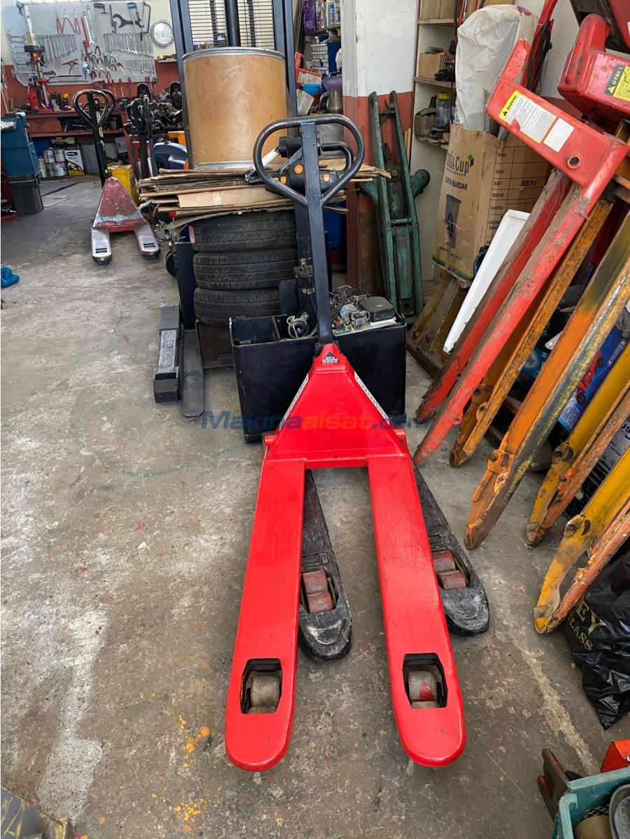 2500 KG 2. EL TRANSPALET Used Carriers machine for sale