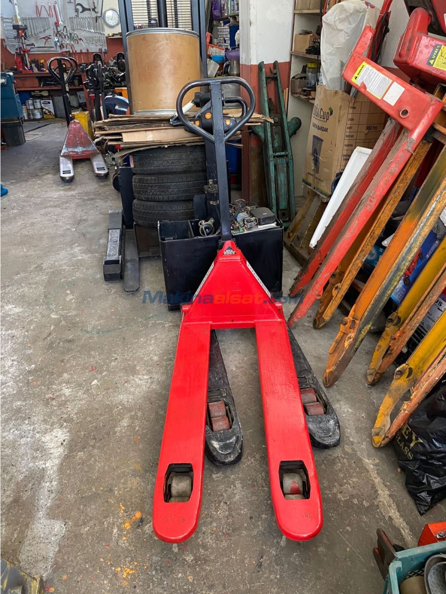2500 KG 2. EL TRANSPALET Used Carriers machine for sale