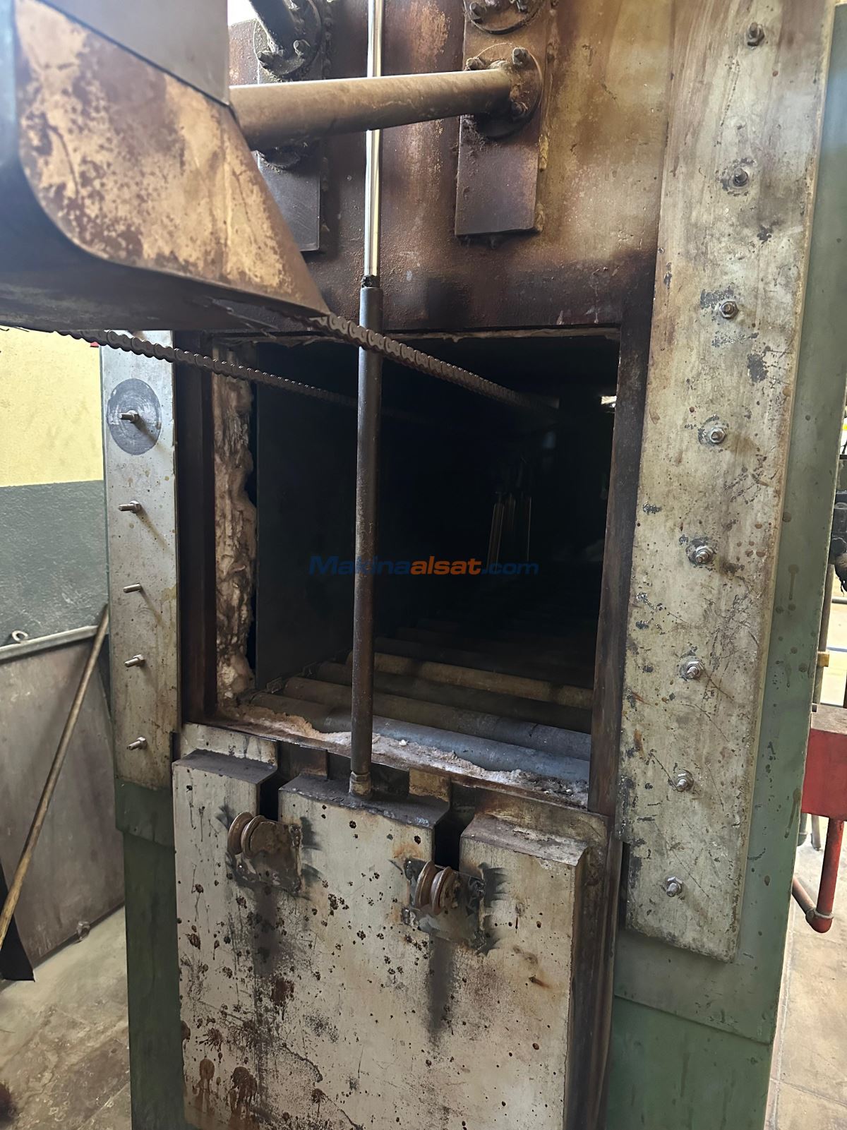 Satılık ikinci el ÖZEL YAPIM TÜNEL FIRINI Isıl İşlem Mak. makinesi