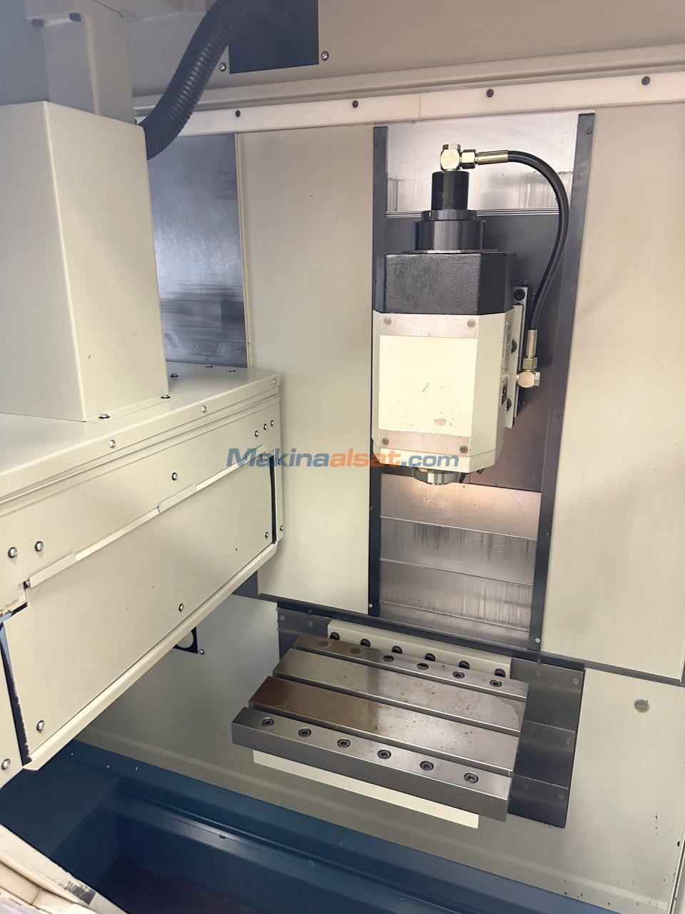Satılık ikinci el WILLEMIN MACODEL W 401S Cnc Dik İşlem CNC Dik İşlem ...