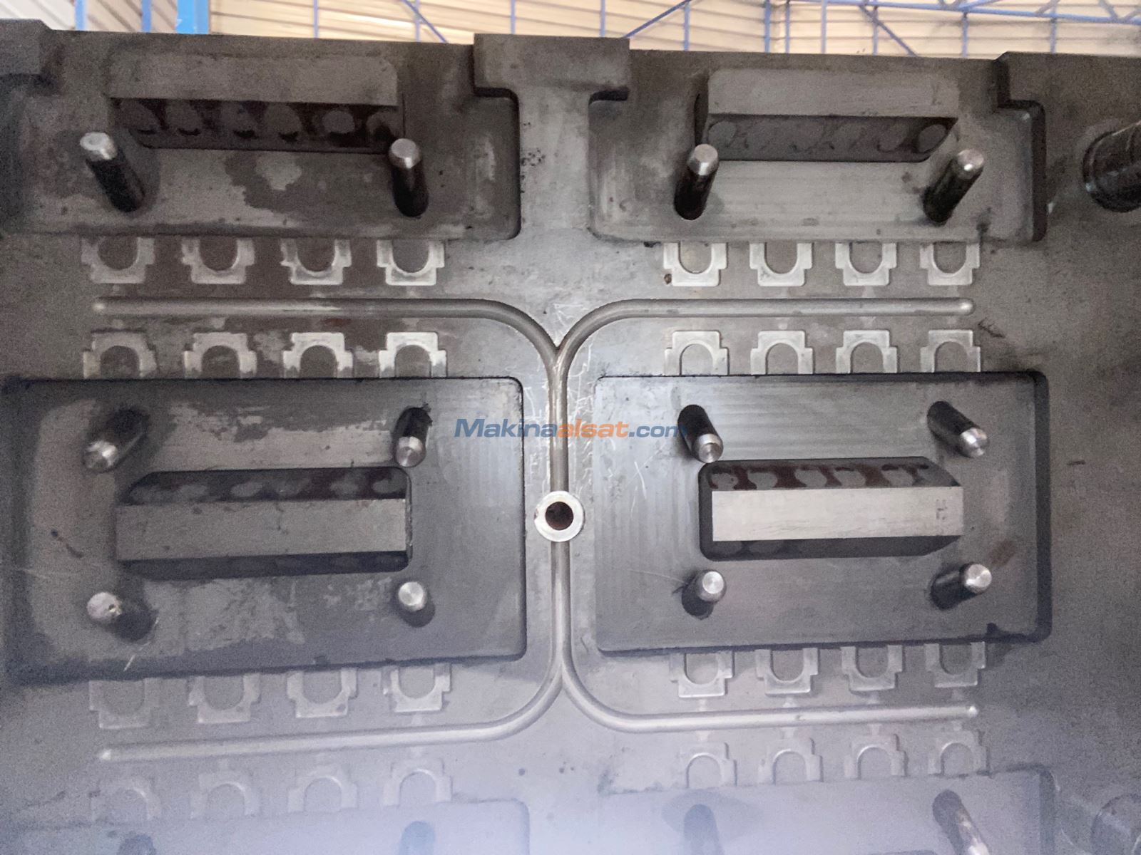 Satılık ikinci el MUHTELİF PLASTİK ENJEKSİYON KALIPLARI Plastik ...