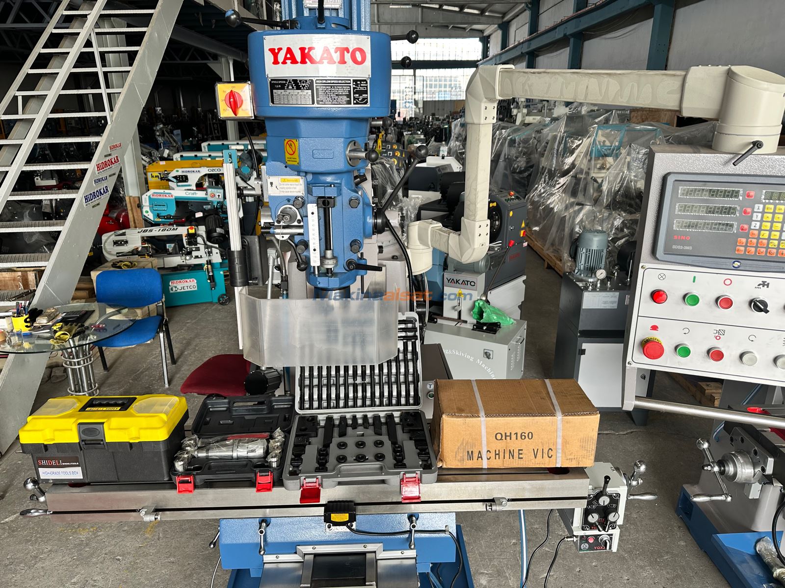 YAKATO DİJİTALLİ KALIPÇI ÜNİVERSAL FREZE Used Universal Milling ...