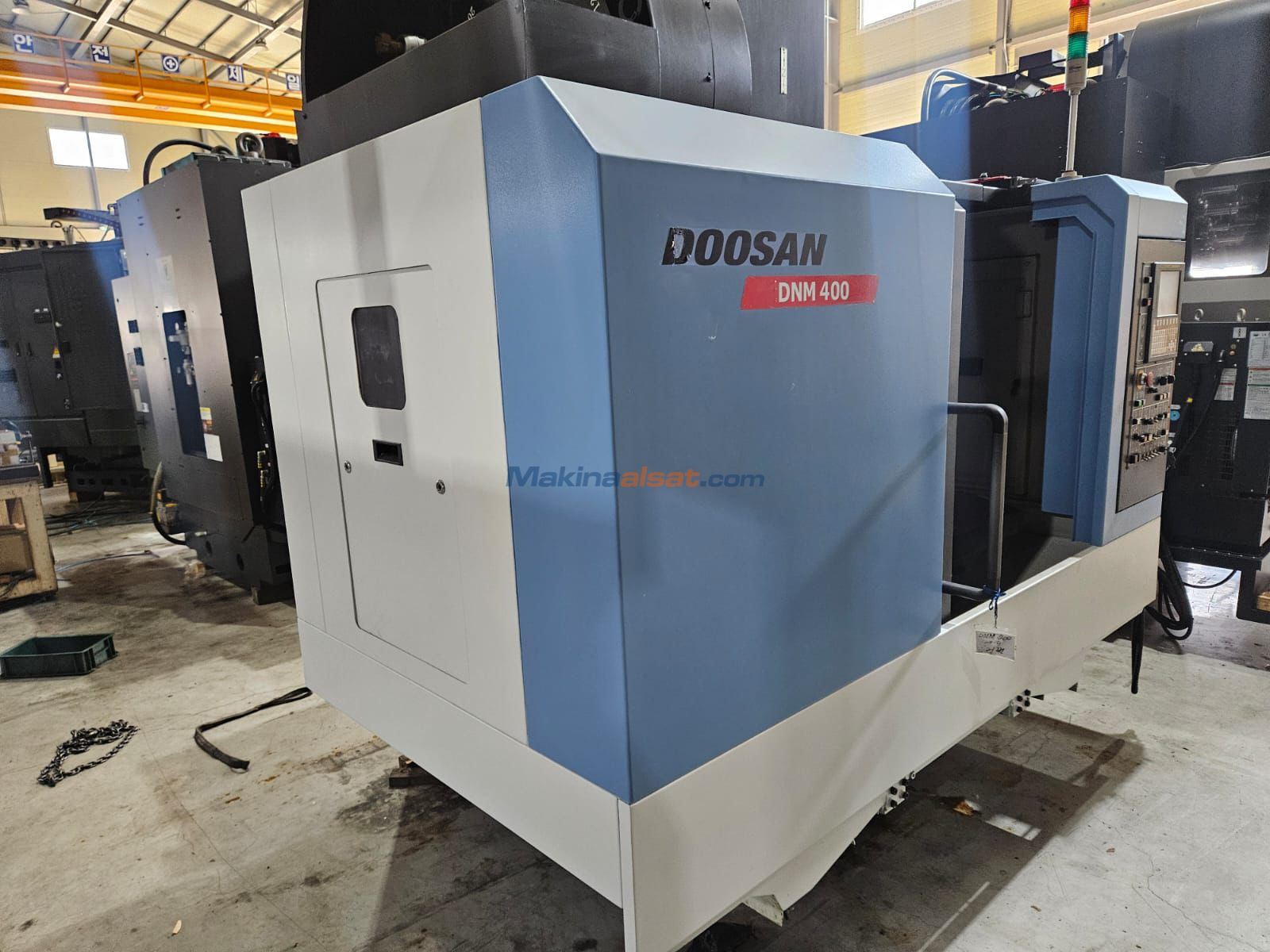 Satılık ikinci el 2012 Model Doosan DNM400 Cnc Dik İşleme CNC Dik İşlem makinesi