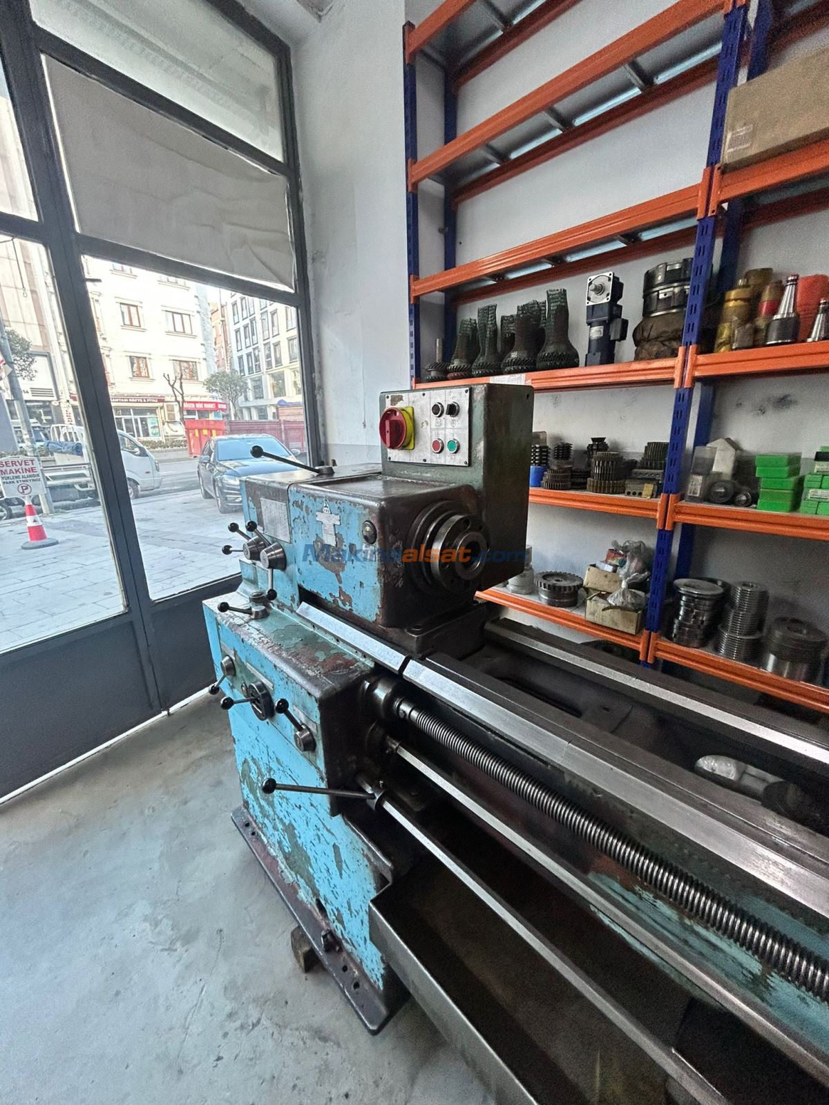 Satılık ikinci el TOS SN40 1.5 METRE TORNA Universal Torna makinesi