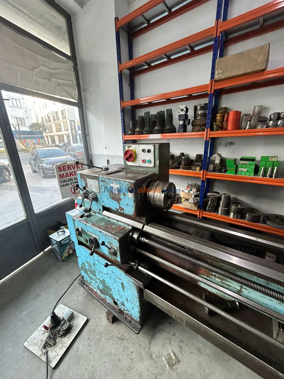 Satılık ikinci el TOS SN40 1.5 METRE TORNA Universal Torna makinesi