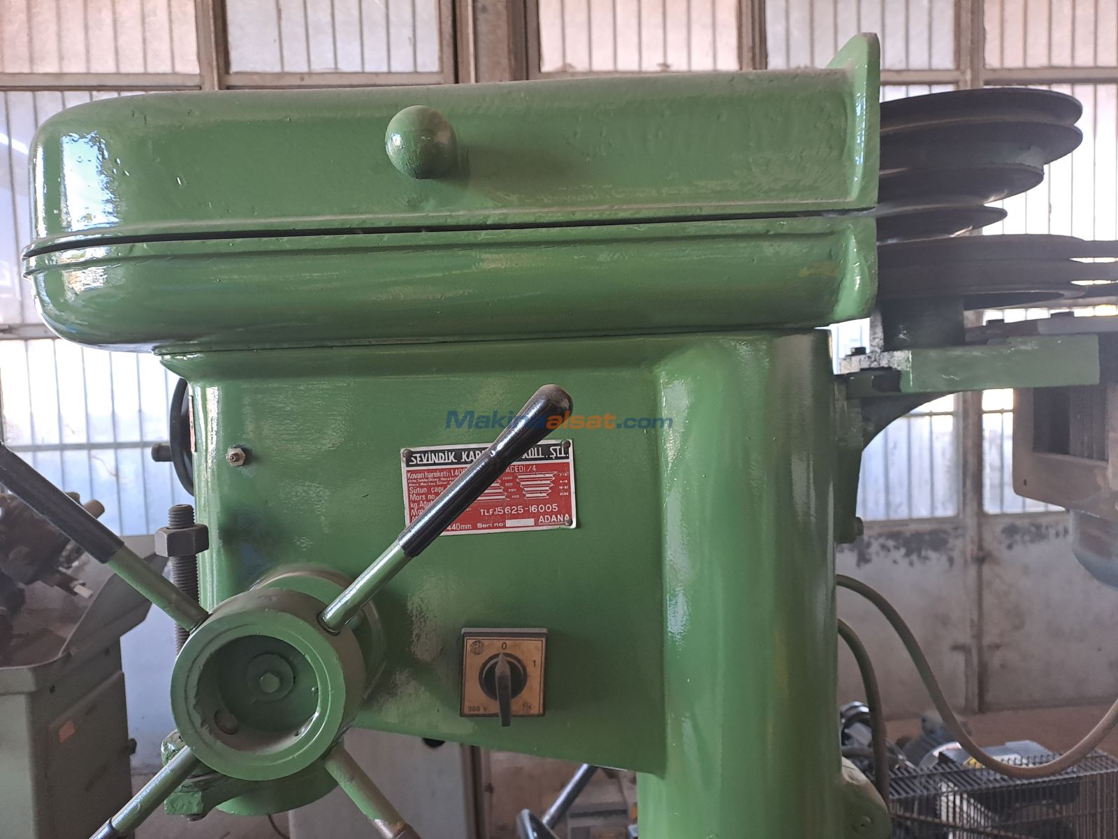 Satılık ikinci el Sevindik 32 lik Sütunlu Matkap Sütunlu Matkap makinesi