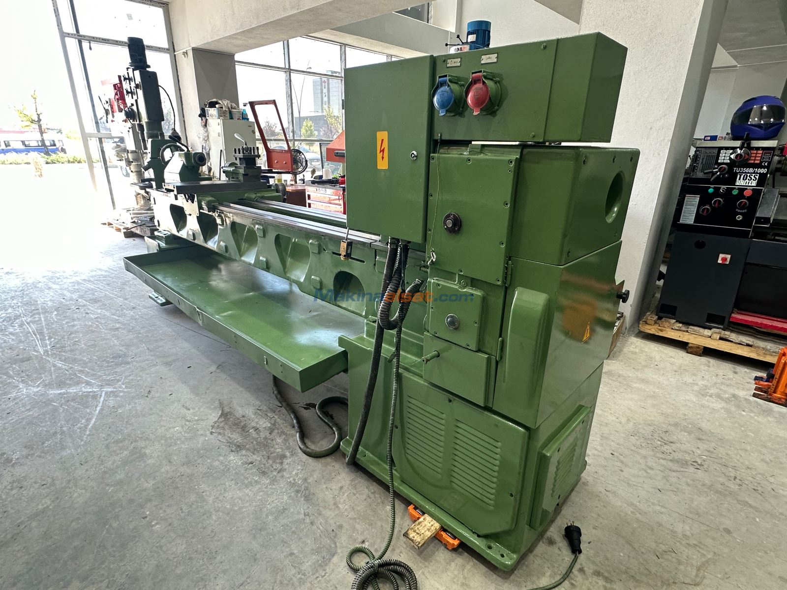 SN 50 Tezsan 2 Metre Universal Torna Used Centre Lathe machine for sale