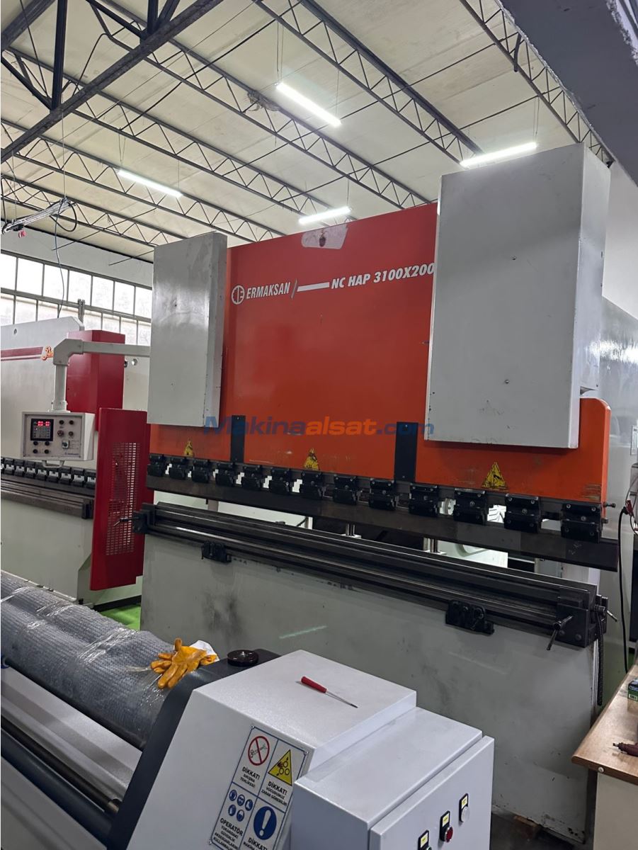 Satılık ikinci el ERMAKSAN 3100 x 200 NC Abkant Pres Abkant Pres makinesi