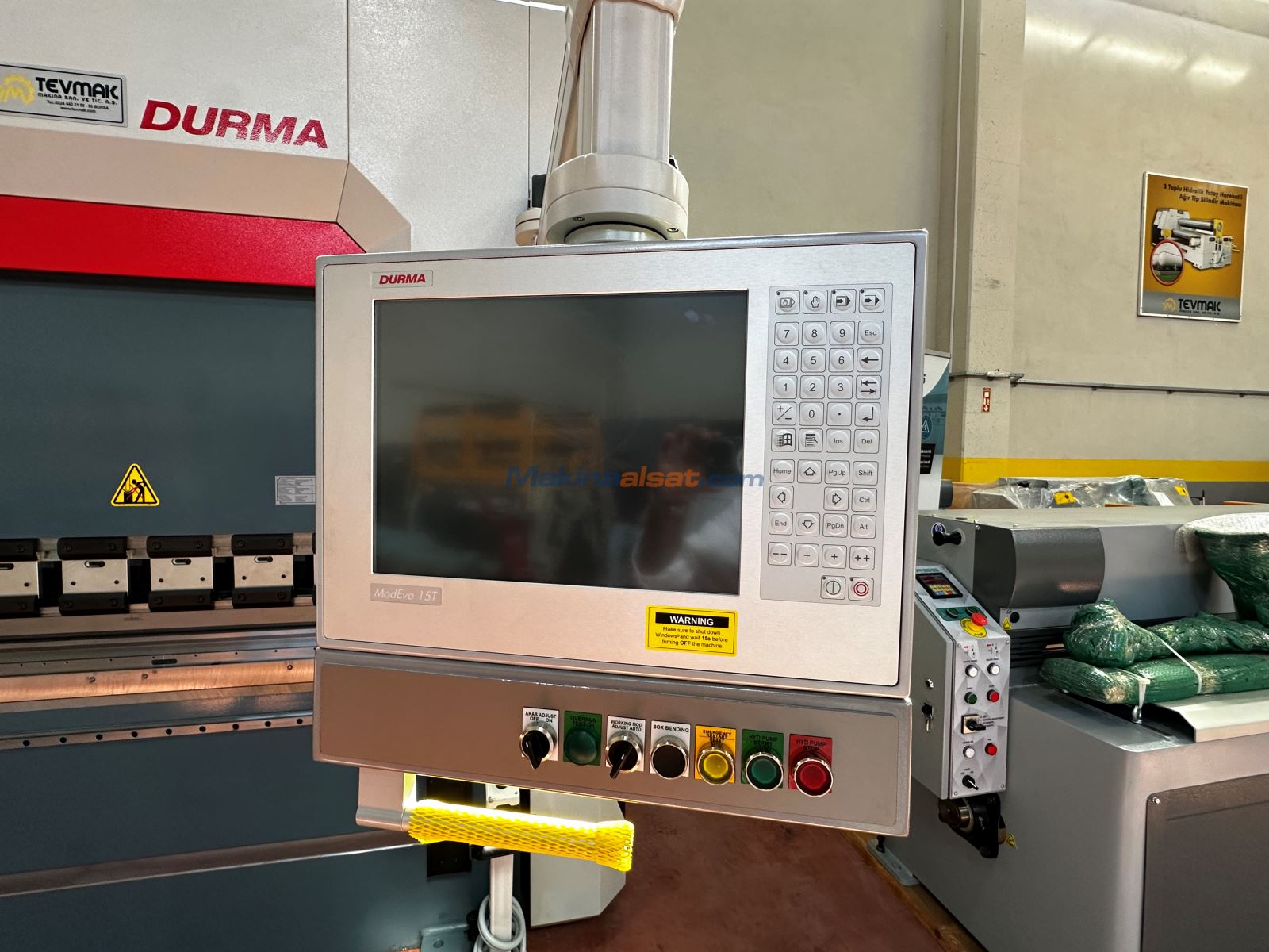 Satılık ikinci el DURMAZLAR AD-S 3100X175 TON CNC ABKANT PRES Abkant ...