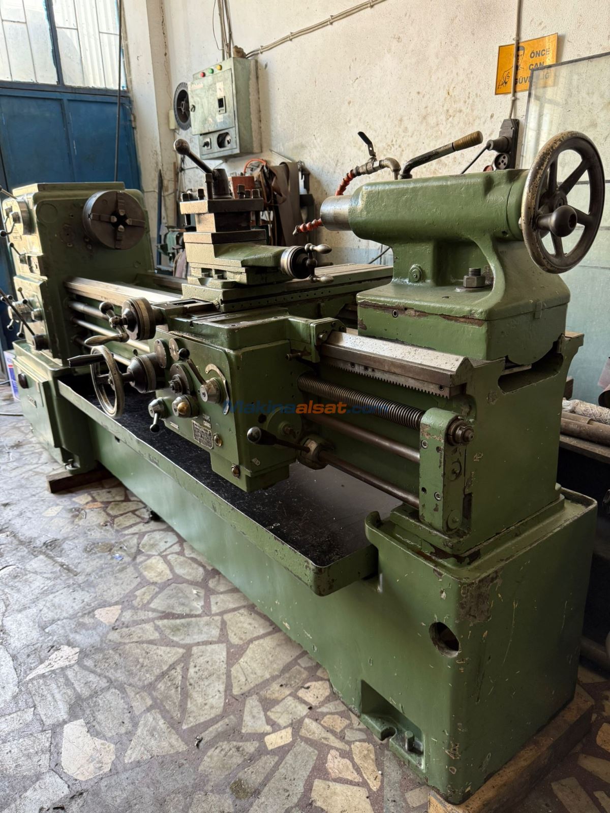 1,5 MT EX-CELL-O TORNA Used Centre Lathe machine for sale