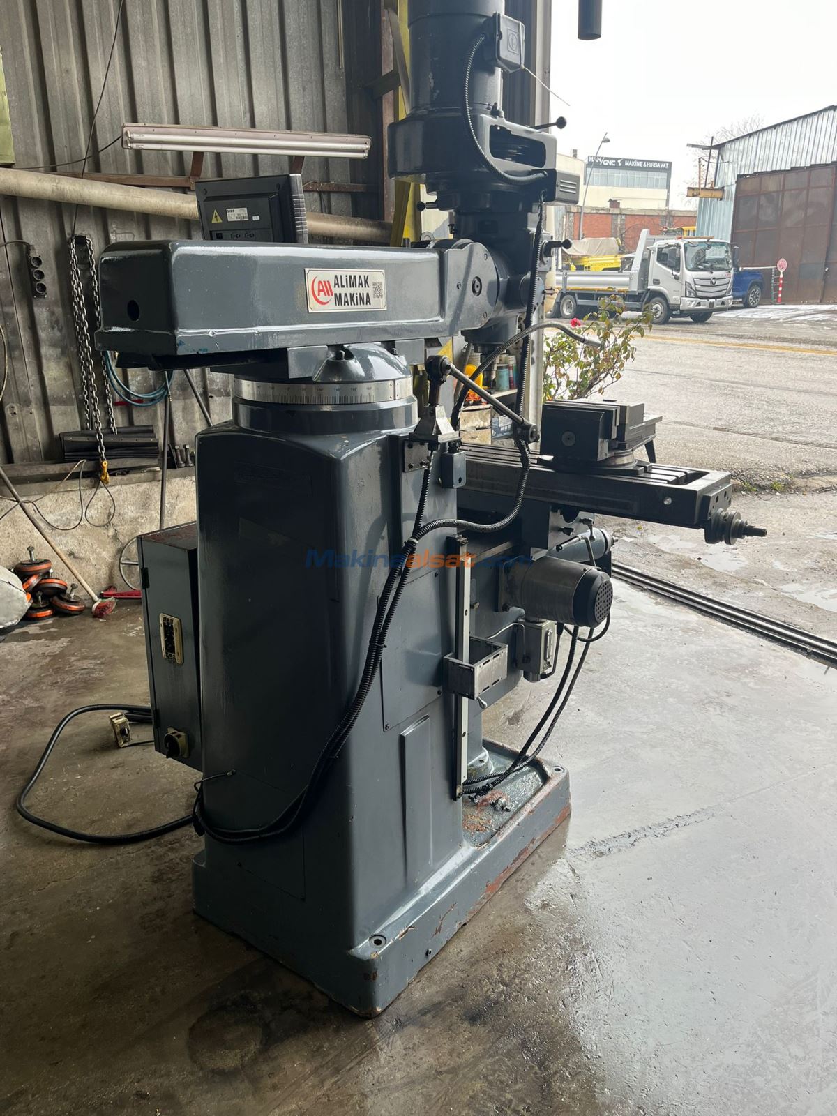 FOREMAN KF430 / 4 NUMARA KALIPÇI FREZE Used Centre Lathe machine for sale