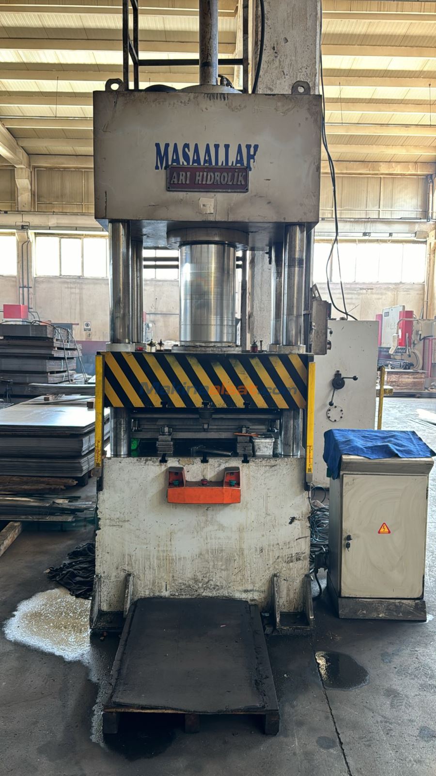 Satılık ikinci el 200 TON KOLONLU SIVAMA PRESİ Hidrolik Presler makinesi