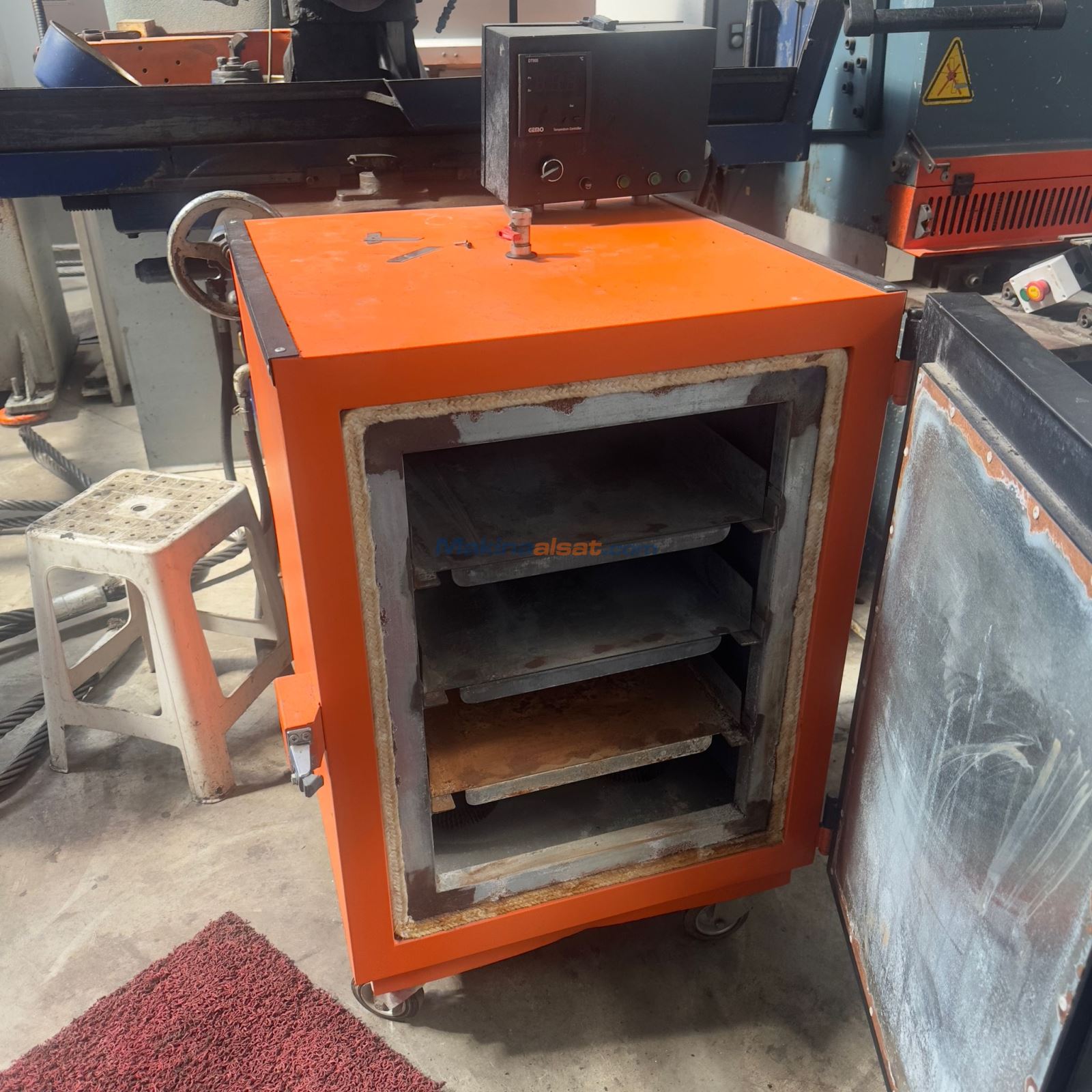 ELEKTROT (DİJİTALLİ) KURUTMA FIRINI Used Various Machinery machine for sale