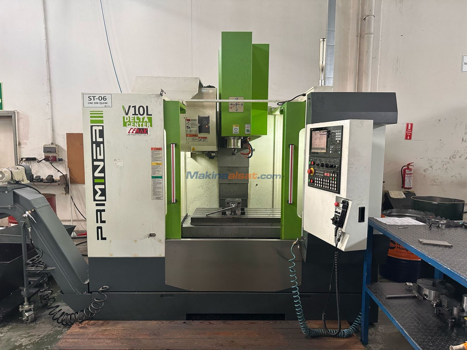 Satılık ikinci el Priminer V10L Mitsubishi M80 3 Eksen CNC Dikey İşlem ...