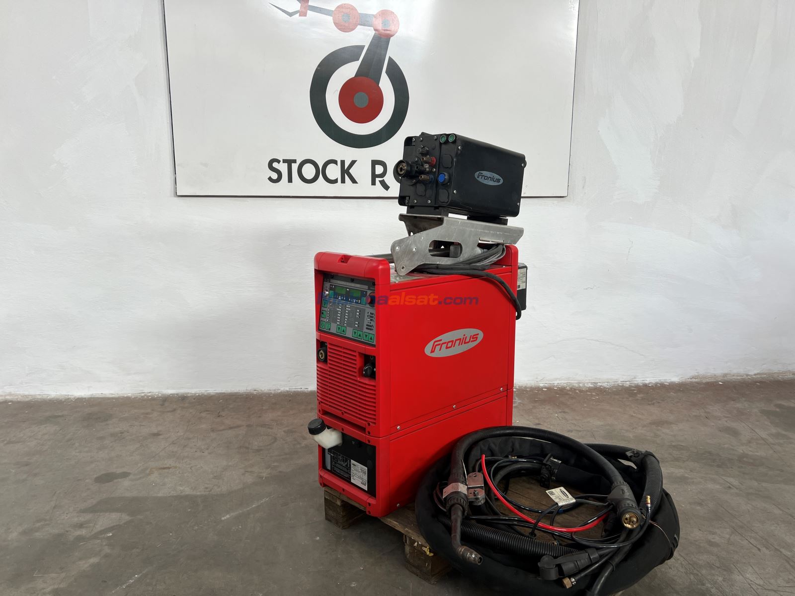 Satılık ikinci el FRONIUS TPS 4000 ROBOT SETİ Gazaltı Kaynak makinesi