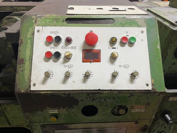 Satılık ikinci el UPW - 25 TON DİŞ AÇMA Ovalama makinesi