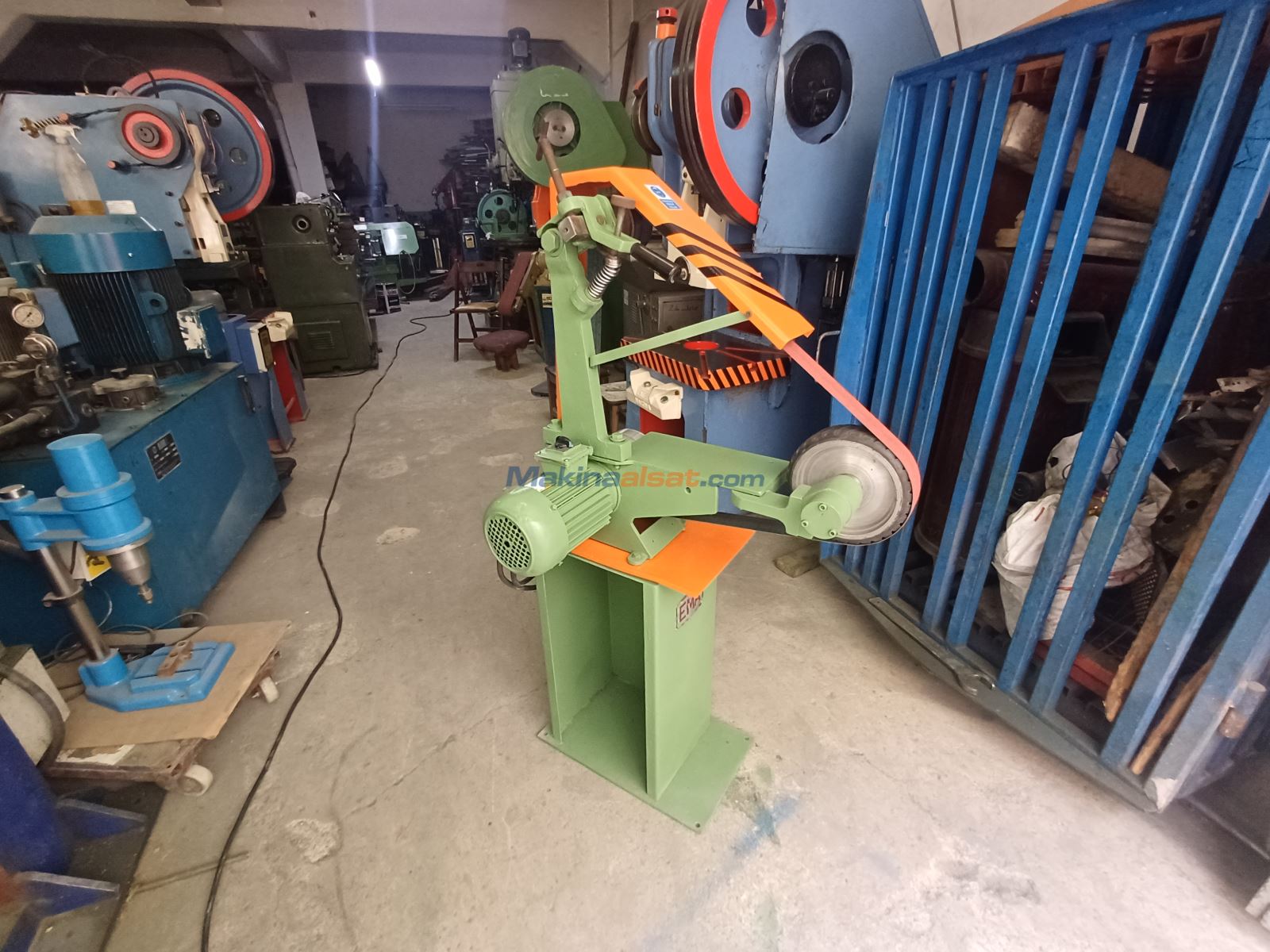 EMA KAFKAS 2000 / 50 ÜÇGEN ŞERİT BANT ZIMPARA Used Various Machinery ...