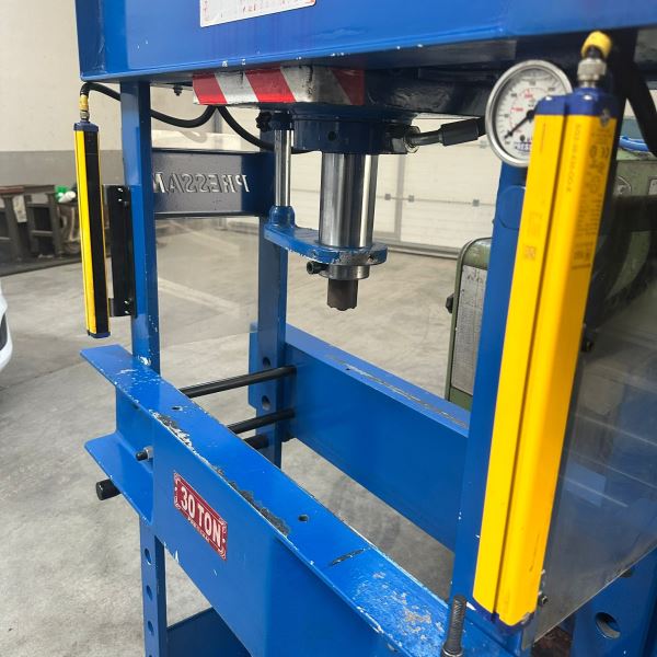 PRESSAN MARKA 30 TON OTOMATİK HİDROLİK PRES Used Hydraulic Tryout Press ...