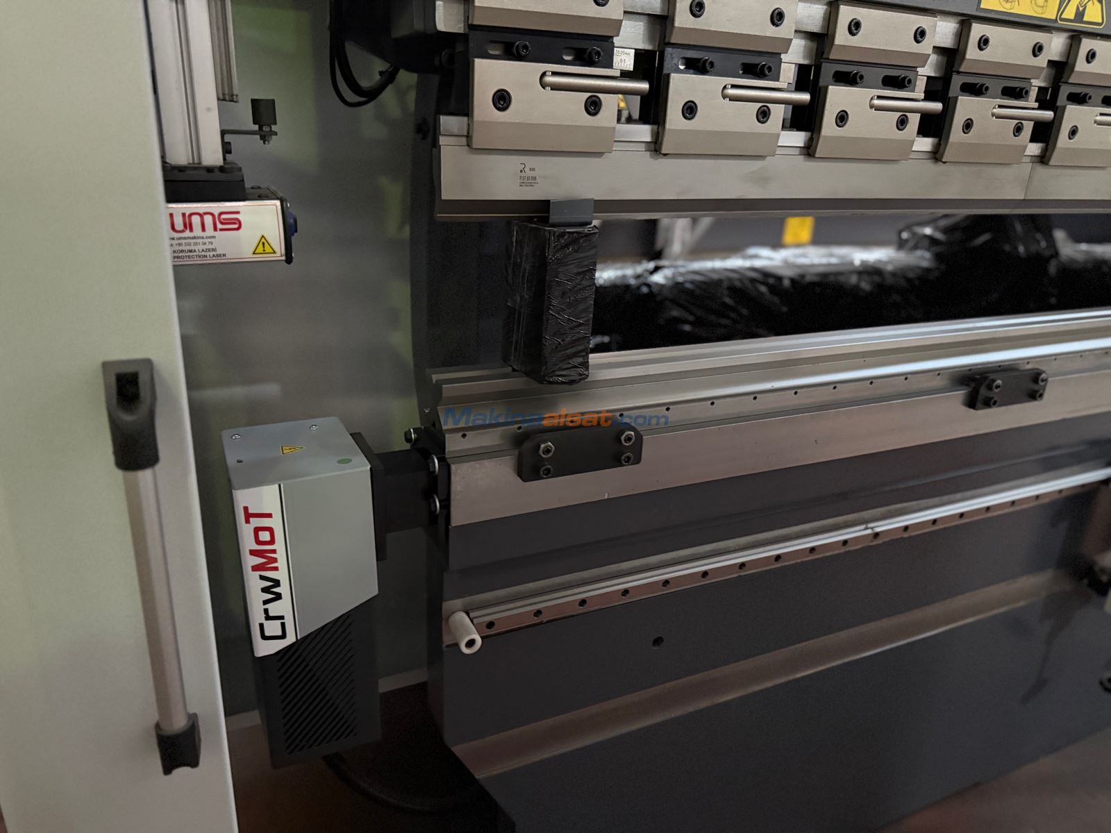 Sıfır Hazır Stoktan 3 Metre 220 ton Abkant Pres Used Press Brakes ...