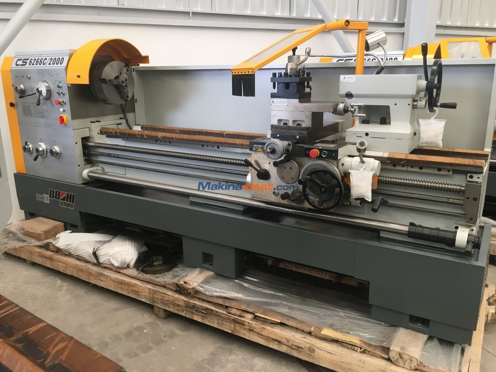 BAOJİ CS6266C/2000 ÜNİVERSAL TORNA Used Centre Lathe machine for sale