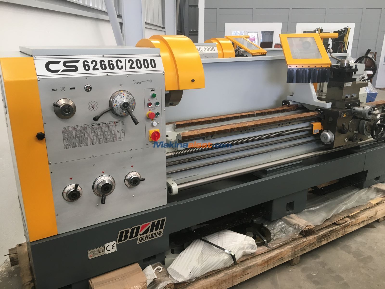 BAOJİ CS6266C/2000 ÜNİVERSAL TORNA Used Centre Lathe machine for sale