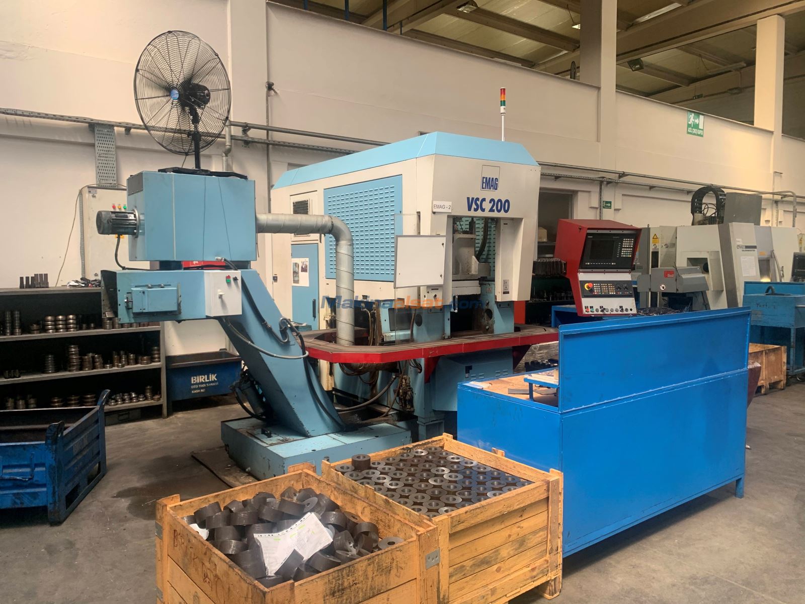 Satılık ikinci el EMAG VSC 200 OTOMATİK YUKLEMELİ TORNA Dik Torna makinesi
